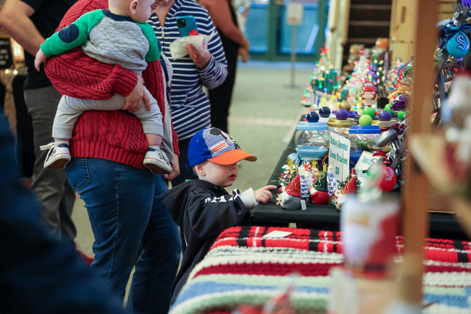 Helping Hands Holiday Bazaar - Snohomish County PUD